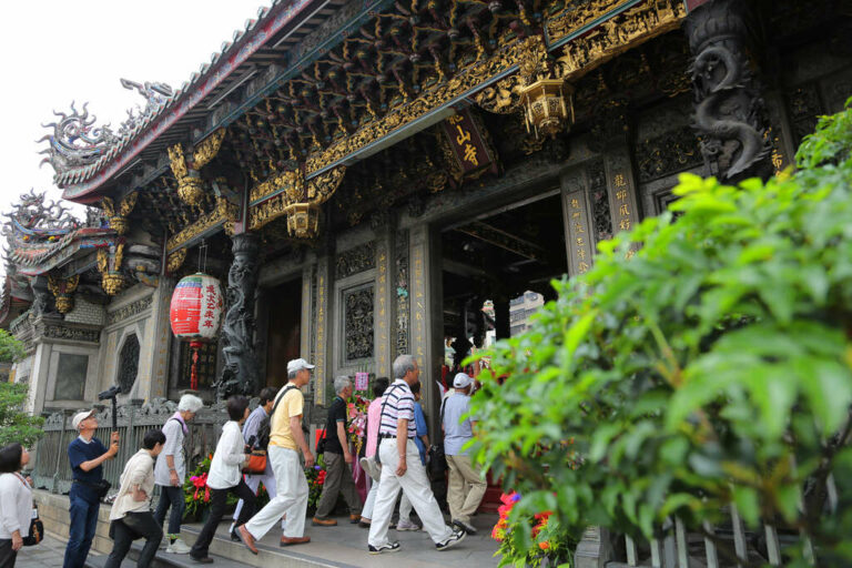 台北旅遊景點攻略|自由行必去景點|西門町、大稻埕碼頭、象山步道、北投溫泉、艋舺龍山寺、淡水老街 Flydayhk 全港最多機票優惠|酒店