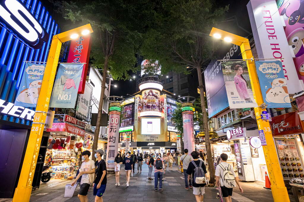 台北旅遊景點攻略|自由行必去景點|西門町、大稻埕碼頭、象山步道、北投溫泉、艋舺龍山寺、淡水老街 Flydayhk 全港最多機票優惠|酒店