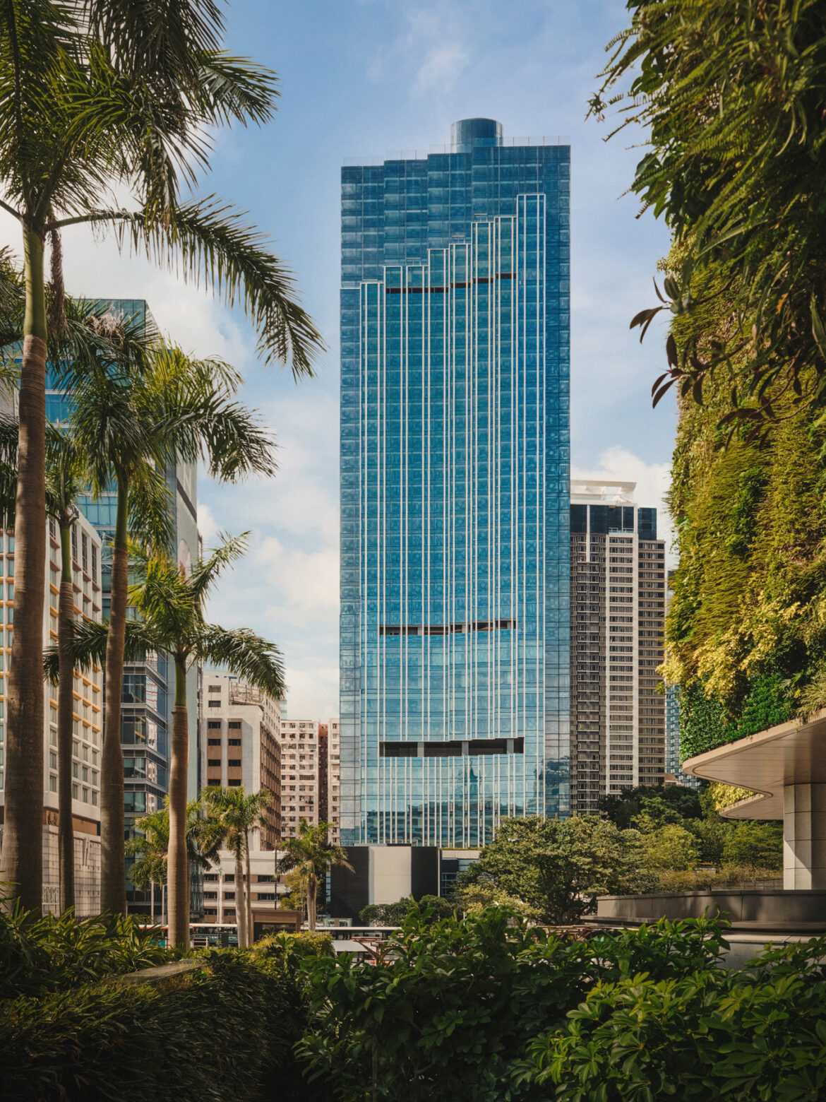 香港尖沙咀金普頓酒店正式開幕｜495間維港海景客房、頂層天際泳池 - Flyday.hk